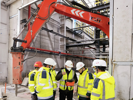 Electric Remote-controlled Fixed Rockbreaker Boom System Helps Build ...