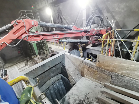 Rockbreaker Boom System Used In The Mining To Remove Oversize Rocks ...